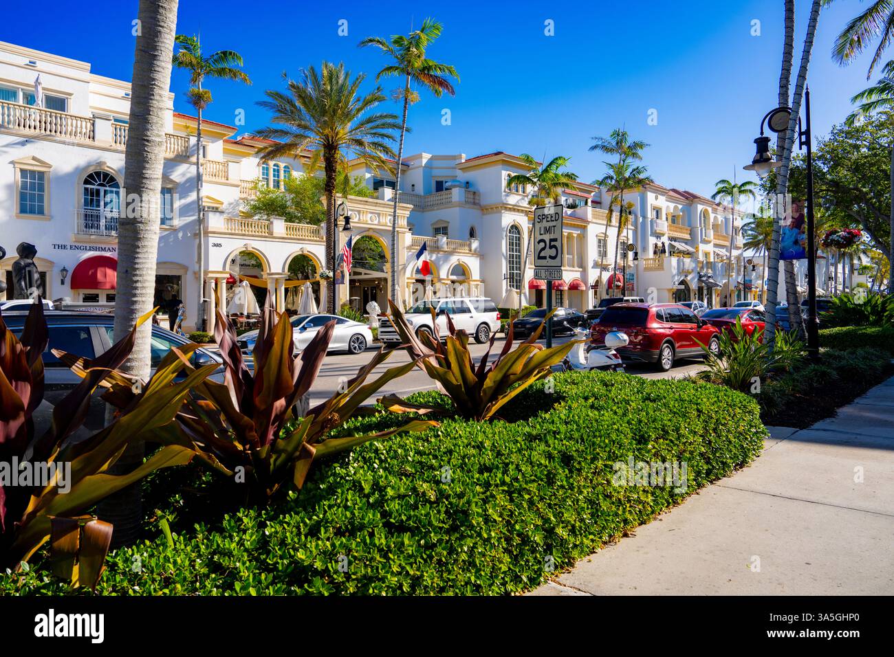 Naples, FL, USA - March 19, 2025: Shopping district Downtown Old Naples Florida USA Stock Photo ...
