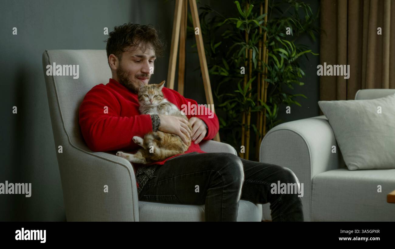 Bond cuddling hi-res stock photography and images - Alamy