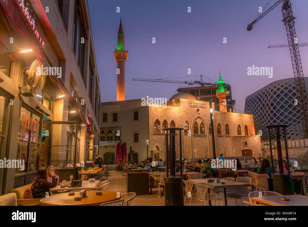 Sunset view of Al Majidieh Mosque in Beirut, Lebanon, with luminous ...