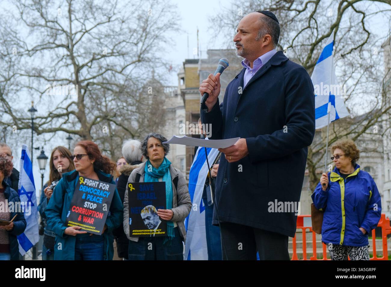 Rabbi jeremy gordon hi-res stock photography and images - Alamy