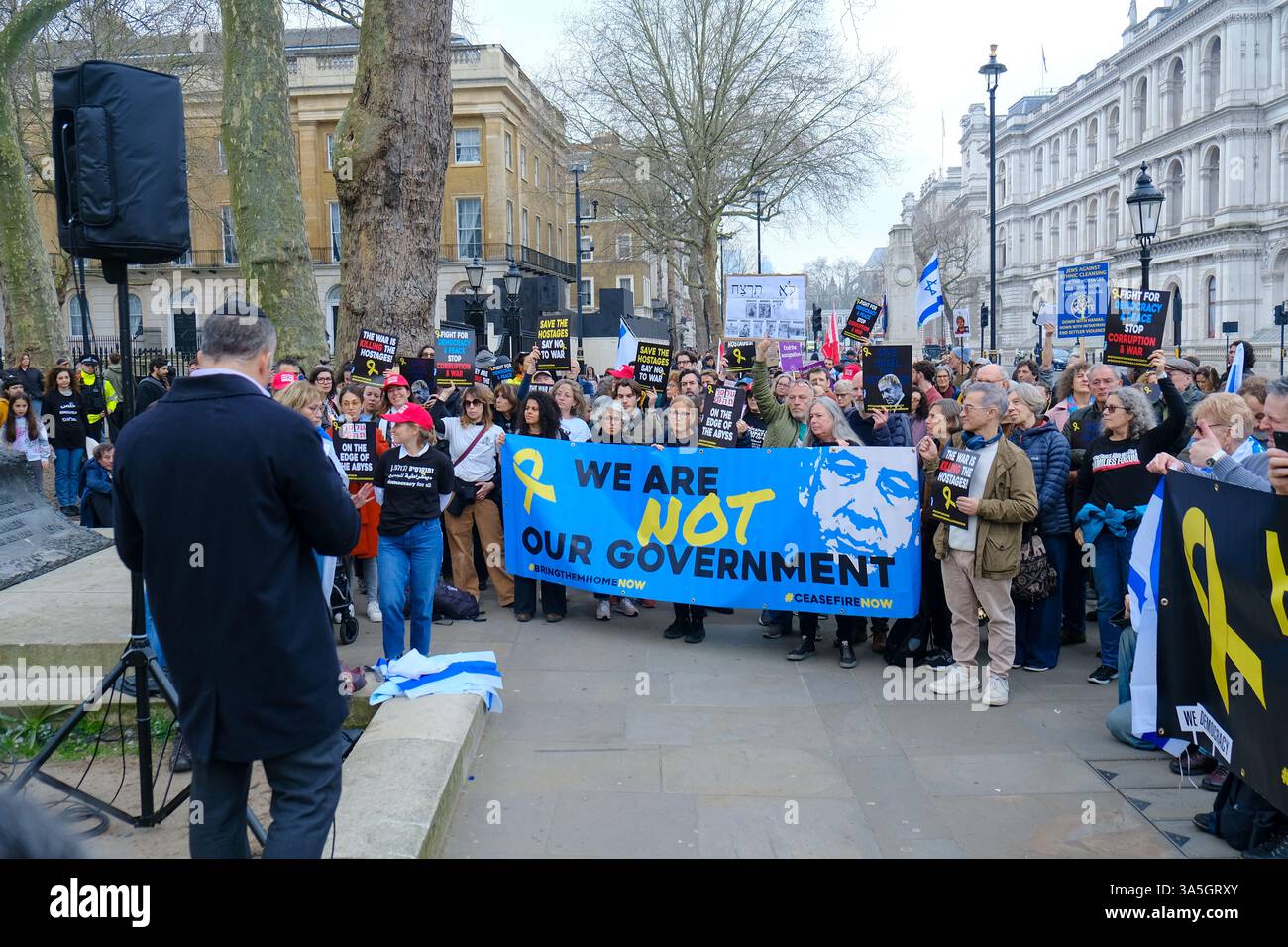 Rabbi jeremy gordon hi-res stock photography and images - Alamy
