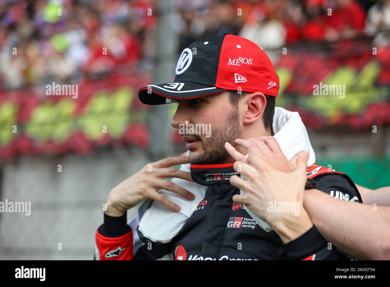 Esteban Ocon (FRA) - Haas F1 Team - Haas VF-25 - Ferrari during F1 ...