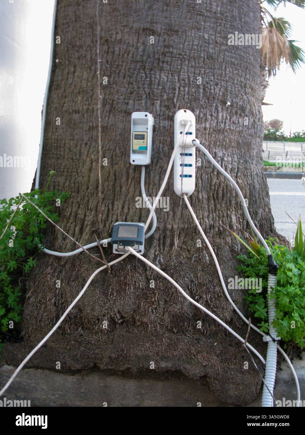 Elektromontage in Sizilien *** Electrical installation in Sicily Stock ...