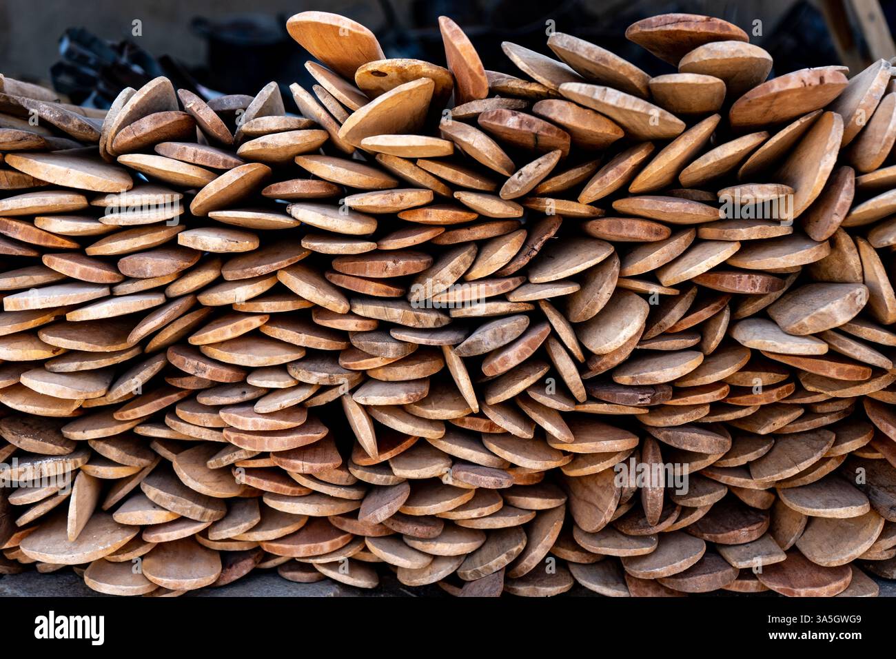 African cooking utensils hi-res stock photography and images - Alamy