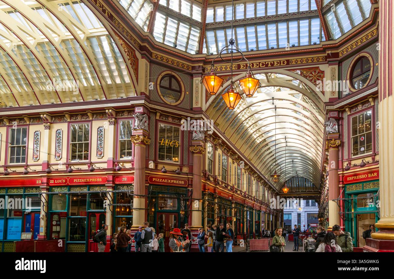 Historic covered shopping arcade Leadenhall Market, City of London ...