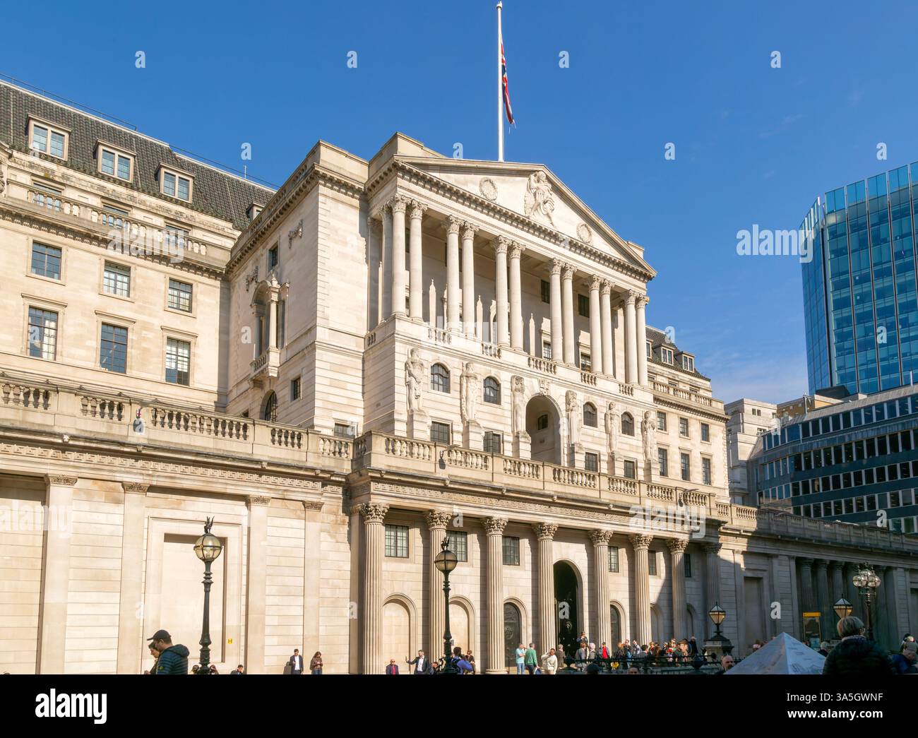 The Bank England building, Threadneedle Street, City of London, London ...