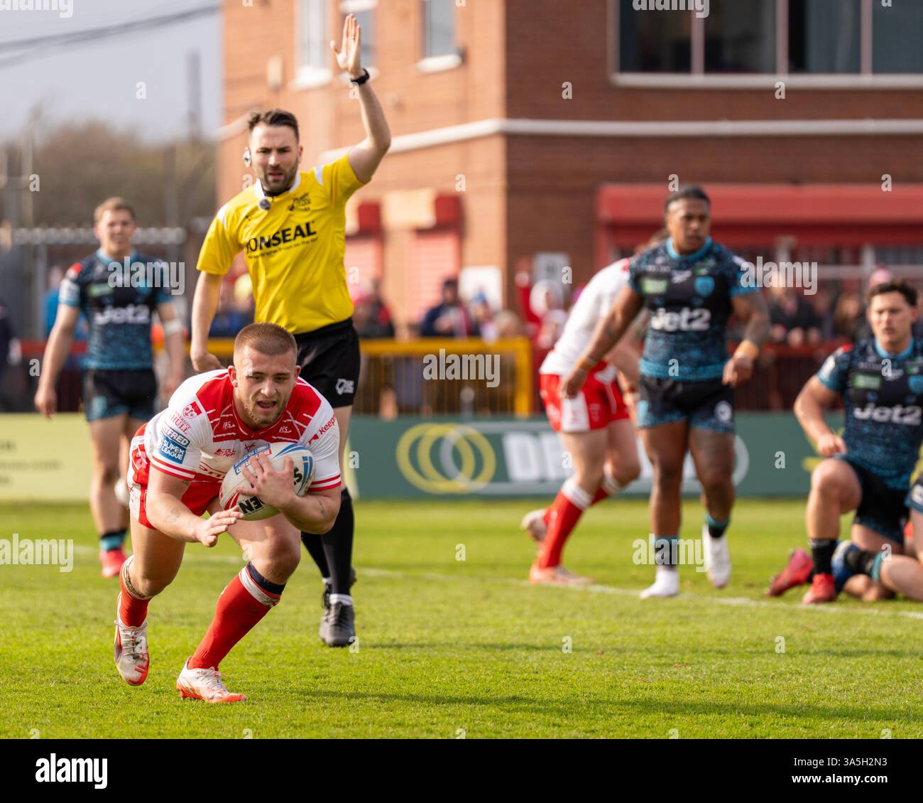 Hull, UK. 23rd March 2025. Betfred Superleague: Hull KR v Leigh ...