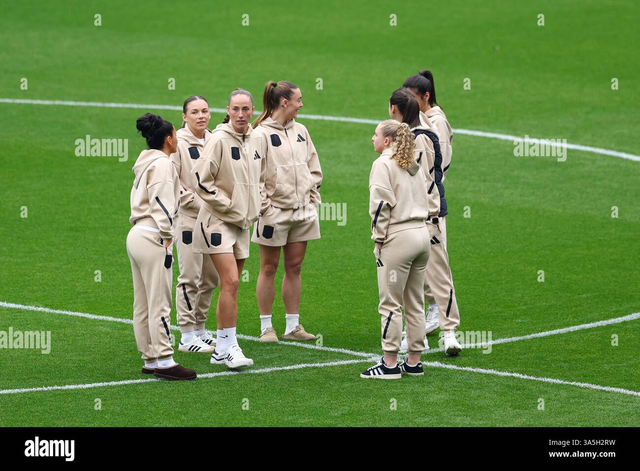 Lucy pitch hi-res stock photography and images - Alamy