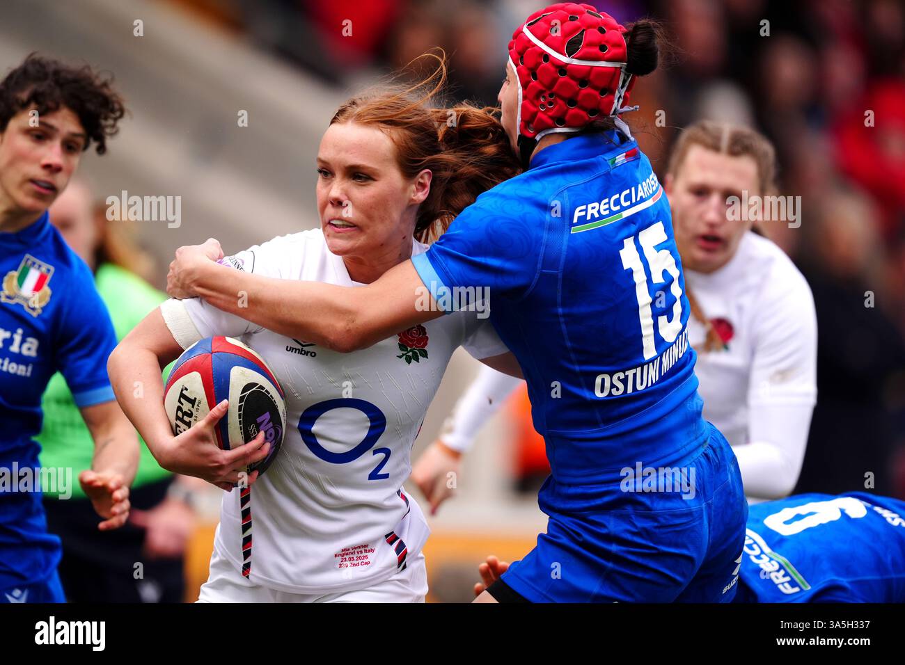 England's Mia Venner and Italy's Vittoria Ostuni Minuzzi in action ...