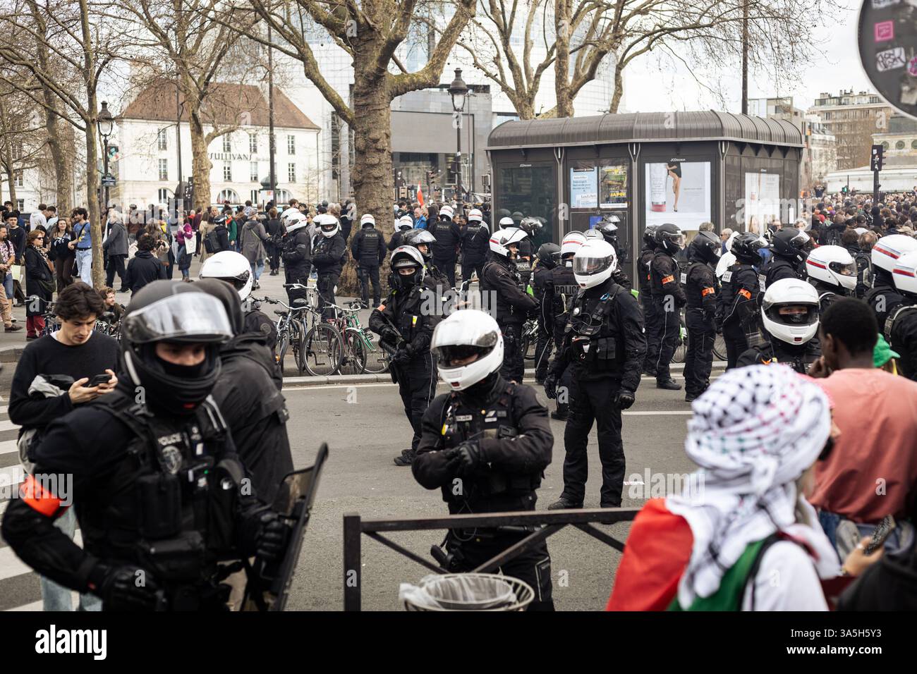A squad of the Brav-M french police seen during the demonstration ...