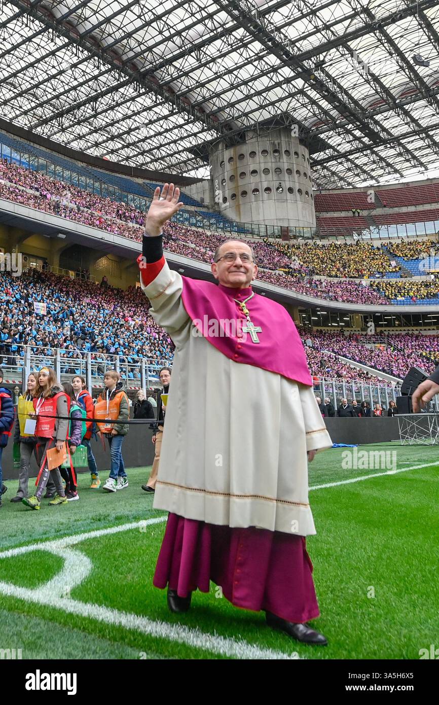 Incontro dei cresimandi della Diocesi di Milano con l'Arcivescovo Mario ...