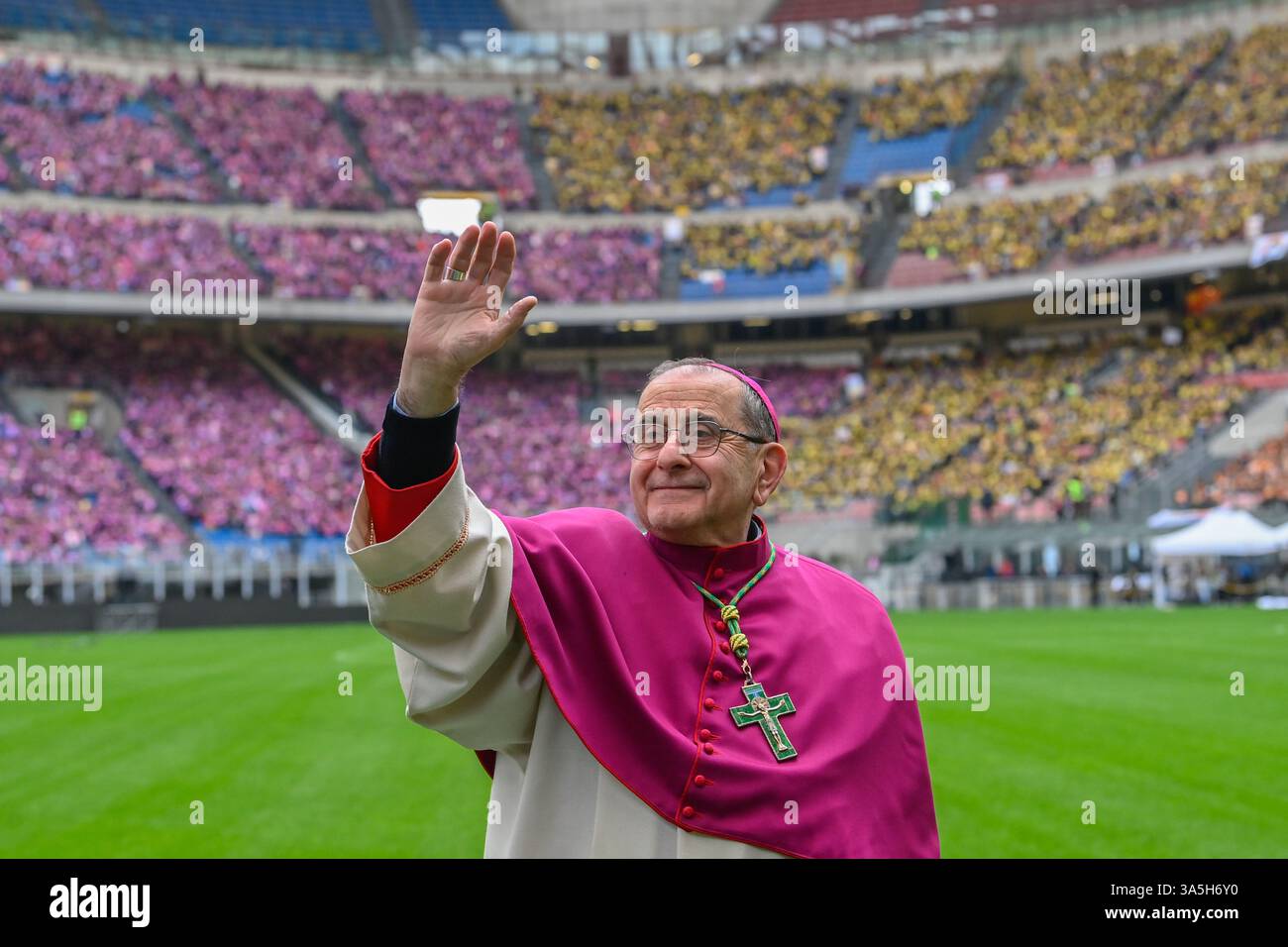 Incontro dei cresimandi della Diocesi di Milano con l'Arcivescovo Mario ...