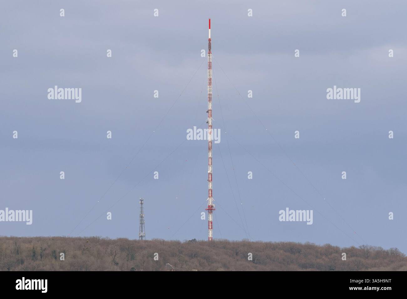 Mast radiator hi-res stock photography and images - Alamy