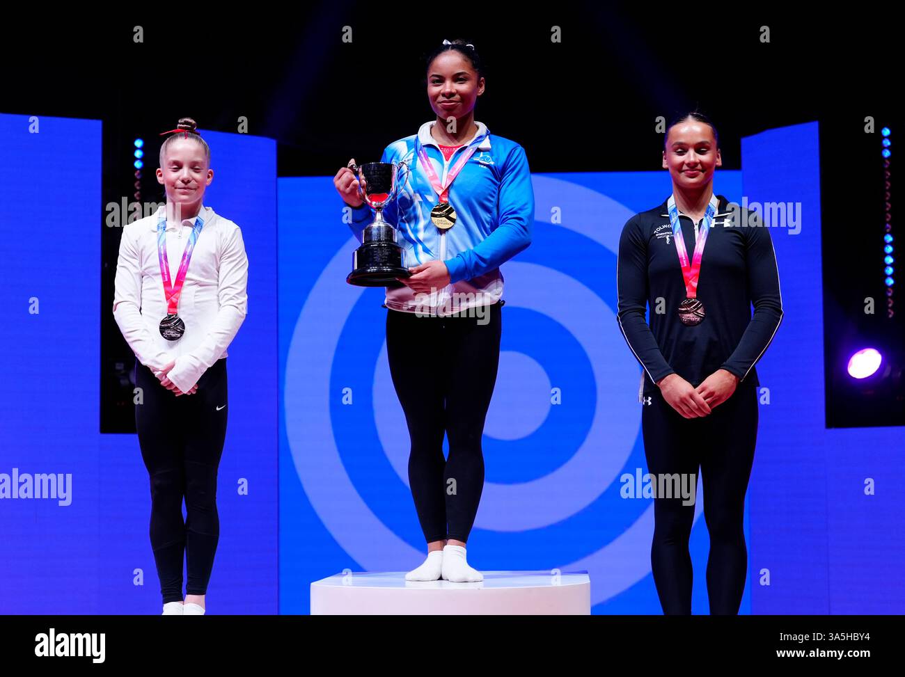 (left to right) Jemima Taylo with the silver medal, Alia Leat with gold ...