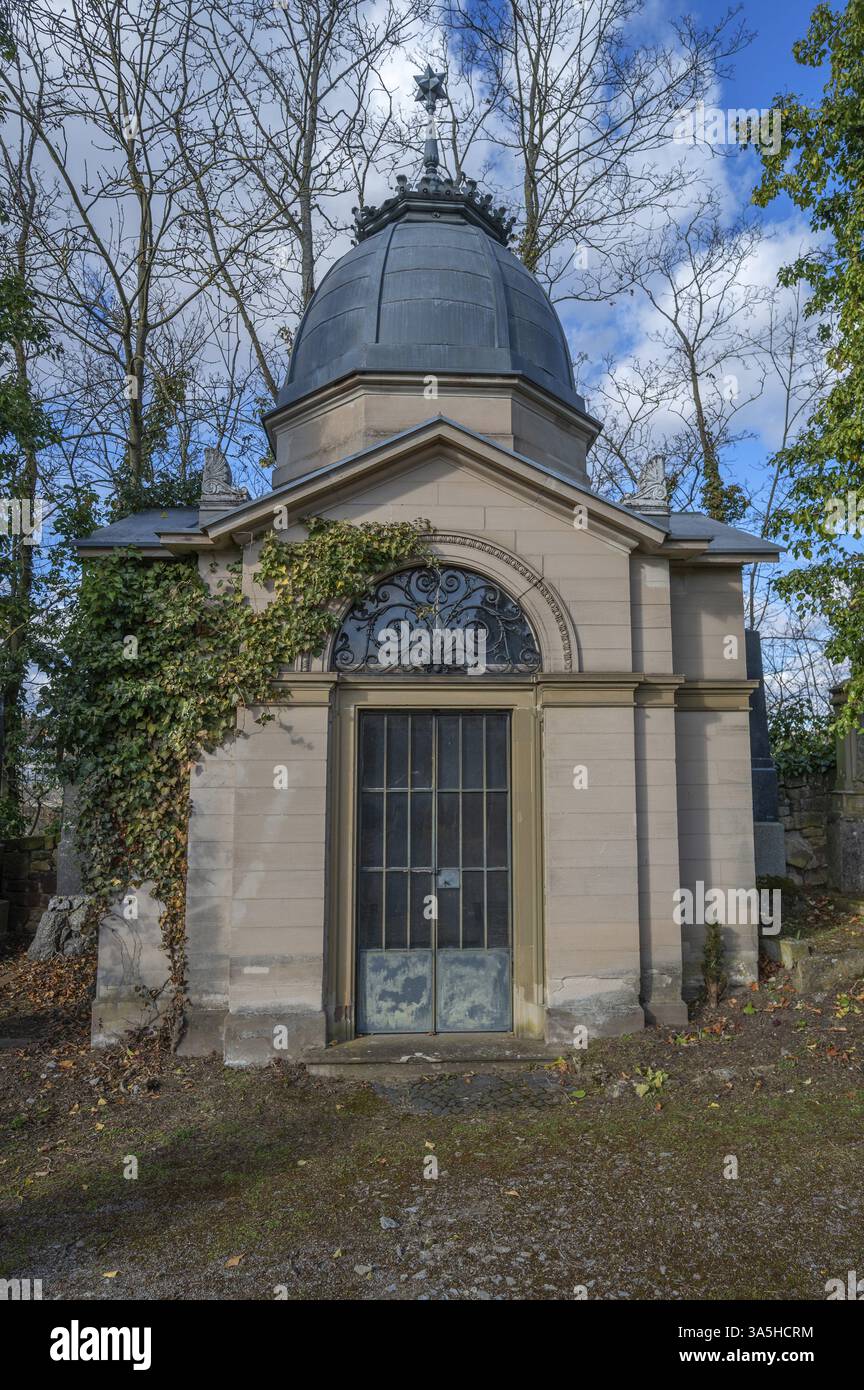 Merchant resting places hi-res stock photography and images - Alamy