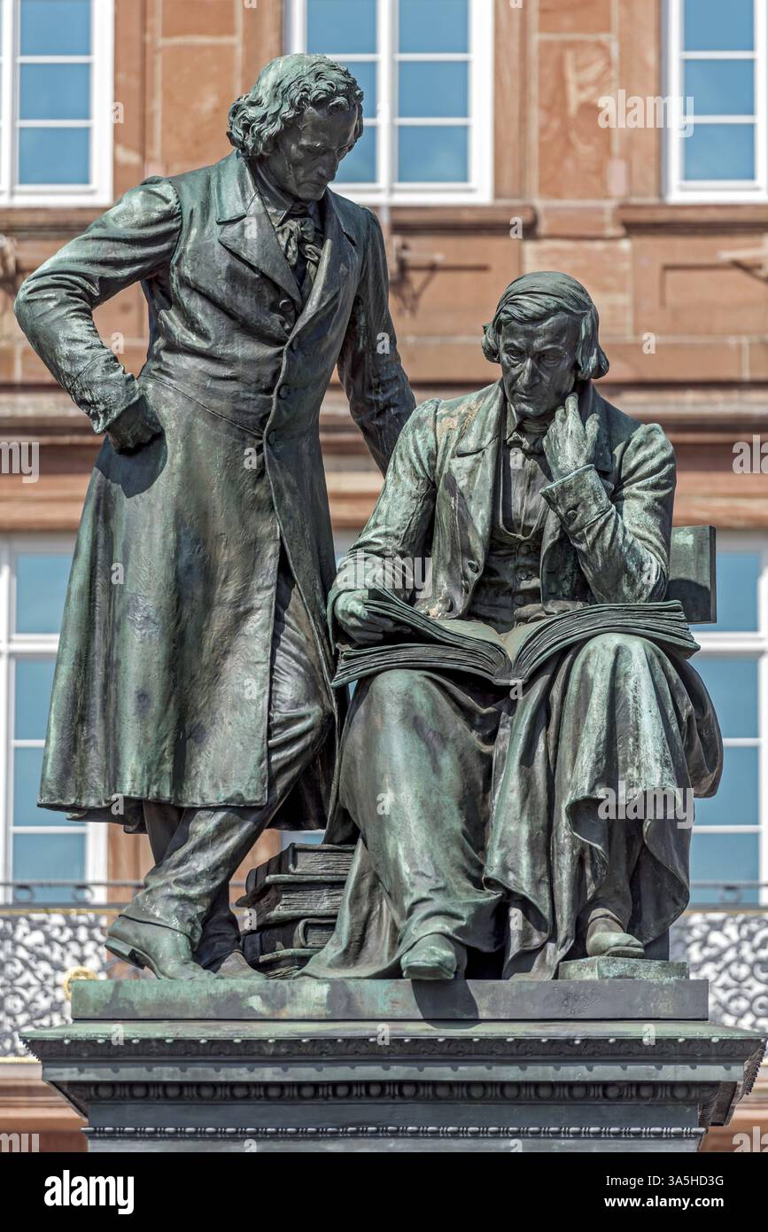 Monument Brothers Jakob and Wilhelm Grimm, Brothers Grimm Monument ...