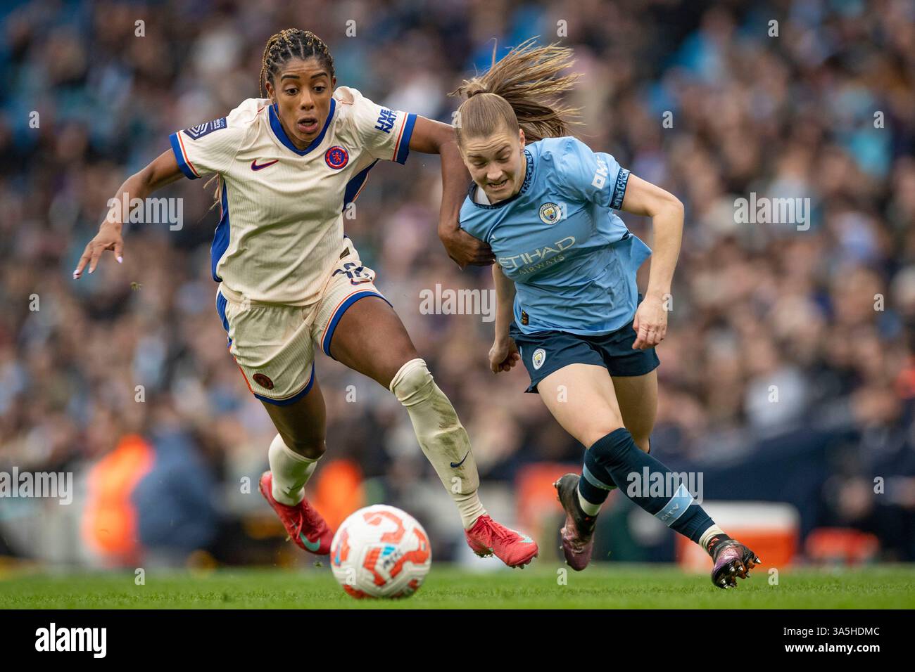 Jessica Park #16 of Manchester City W.F.C. tackled by the opponent ...