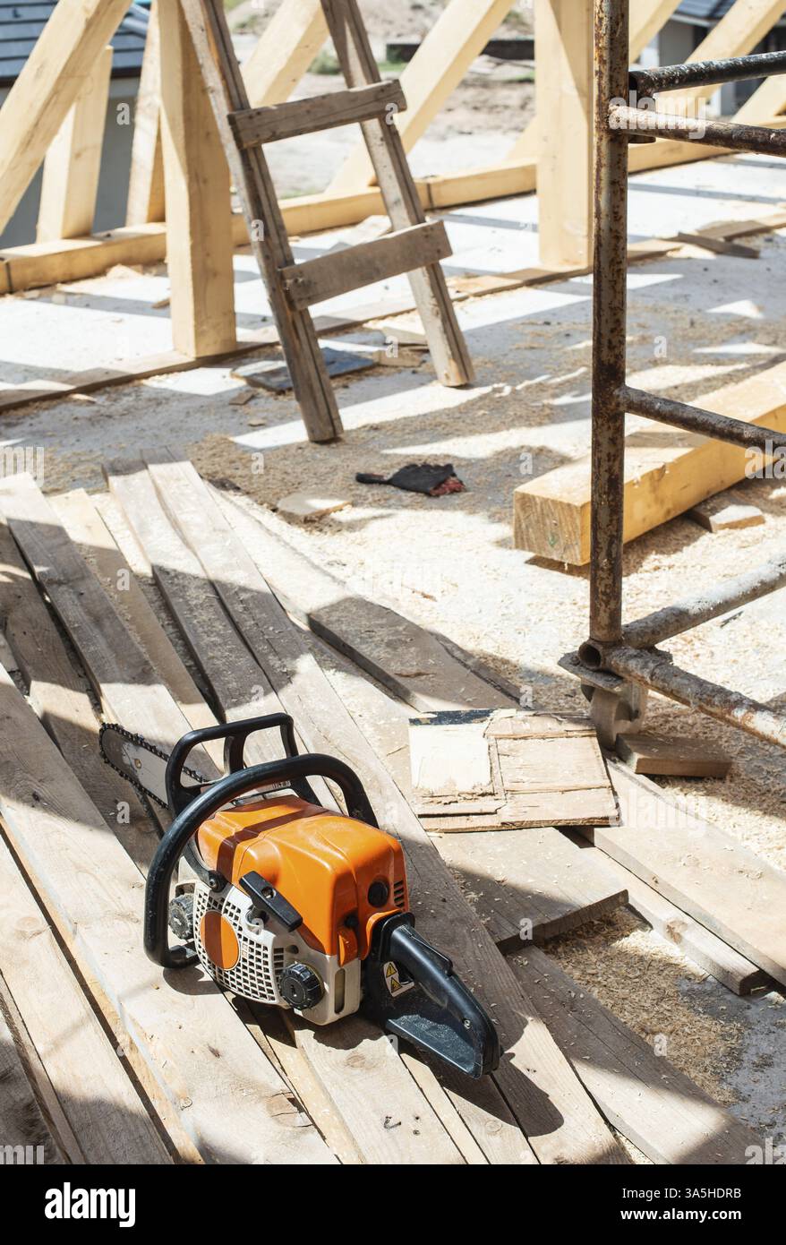 Raw beams hi-res stock photography and images - Alamy