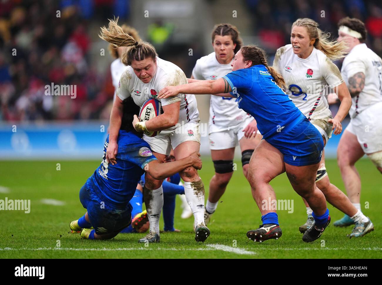 England's Sarah Bern in action during the Guinness Women's Six Nations ...