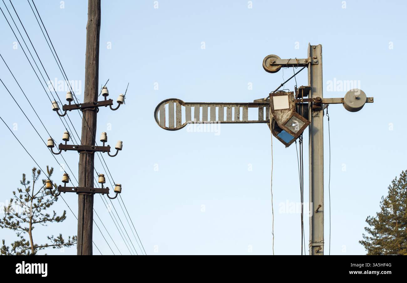 Train semaphore hi-res stock photography and images - Alamy