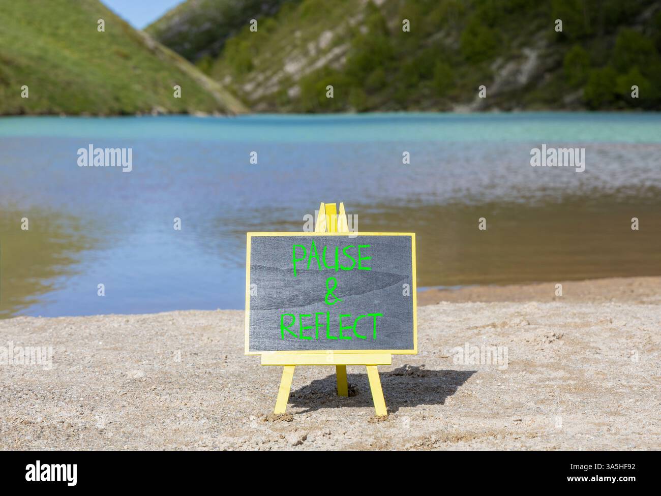 Pause and reflect symbol. Concept words Pause and reflect on beautiful ...