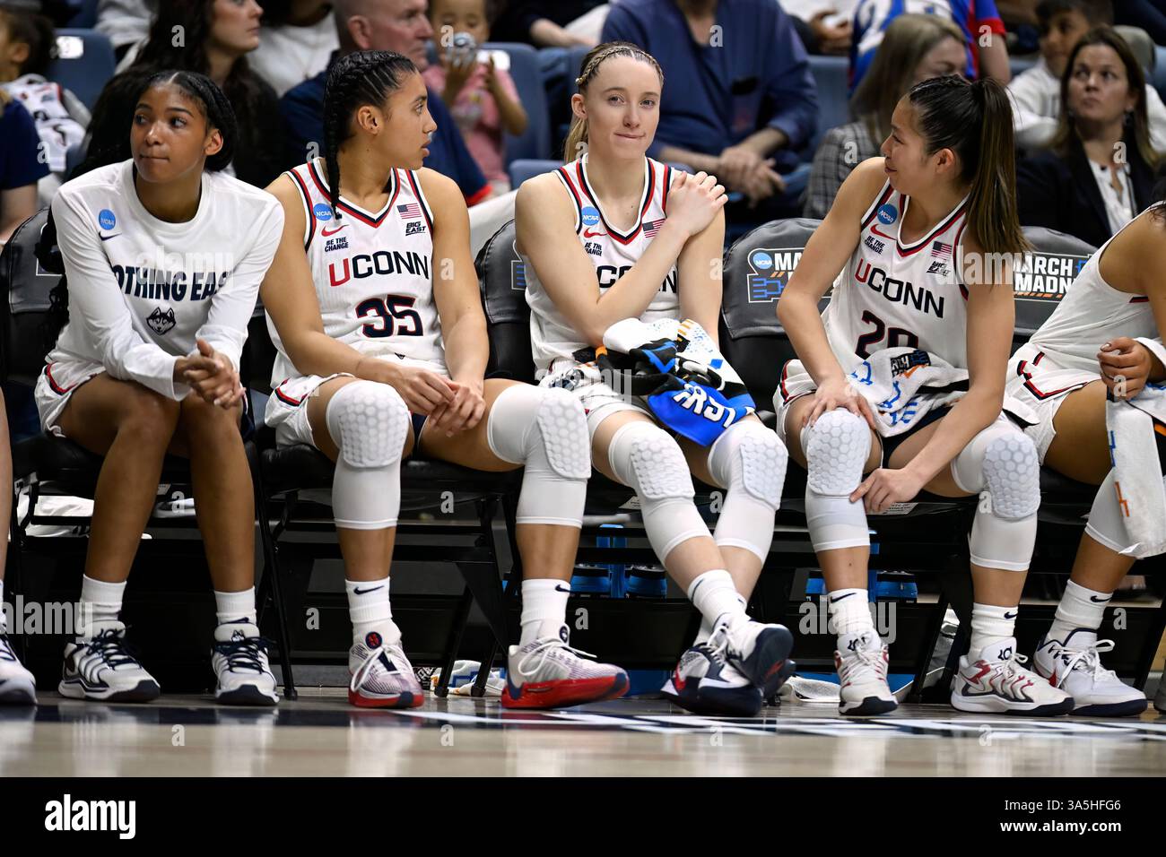 UConn guards Azzi Fudd (35) and Kaitlyn Chen (20) look at teammate ...