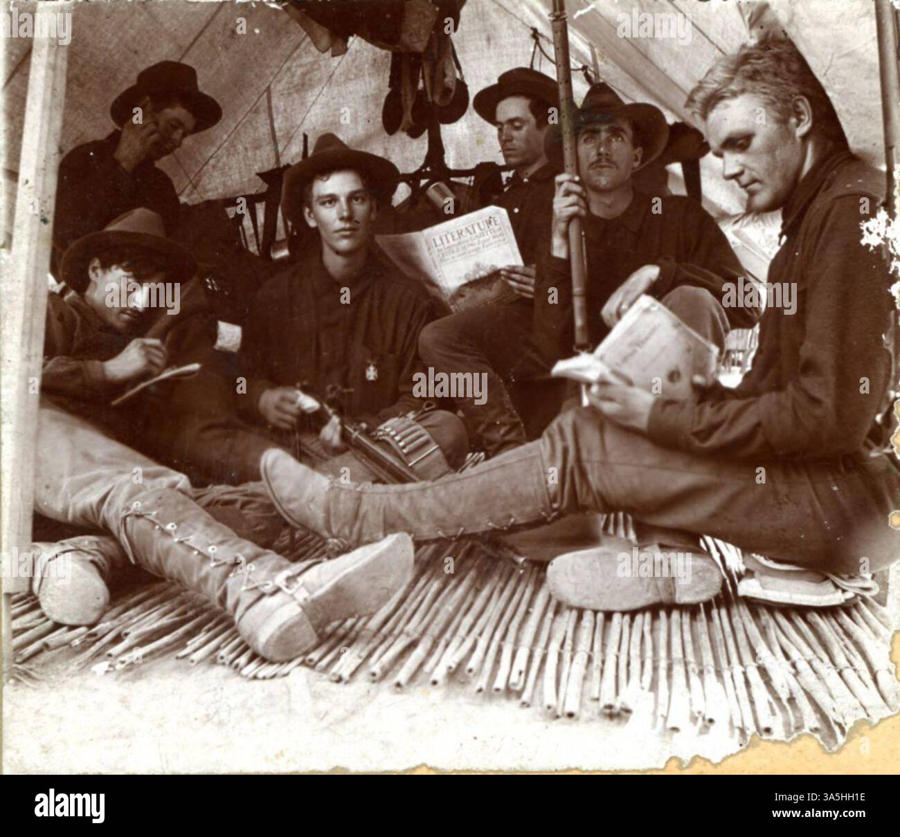 Carleton College students, including John Gleed Redding, Frank Knapp ...