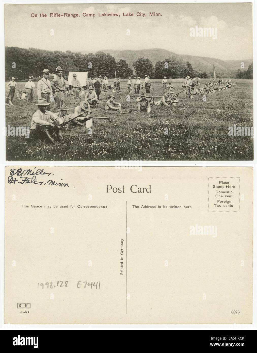 This postcard shows soldiers from the Minnesota National Guard ...
