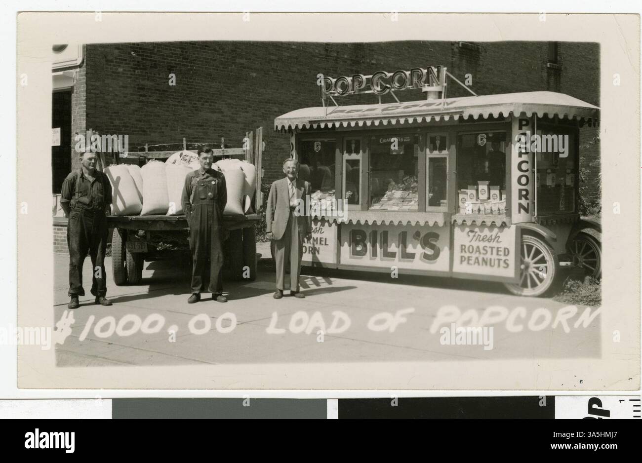 Bills popcorn wagon hi-res stock photography and images - Alamy