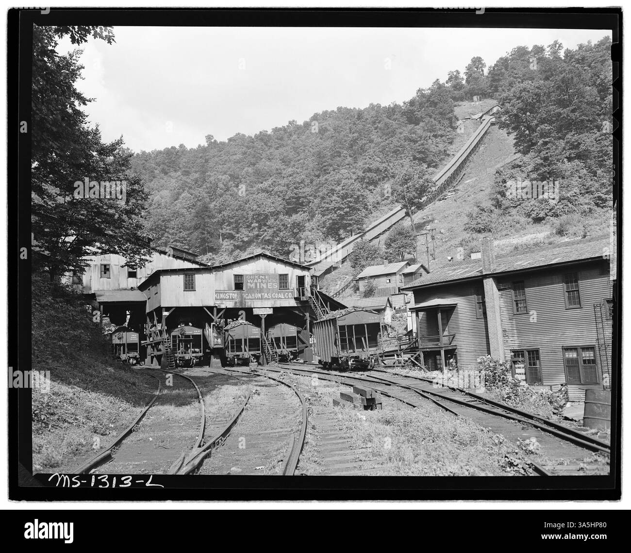 The loading tipple, coal cars, and store at Kingston Pocahontas Coal ...