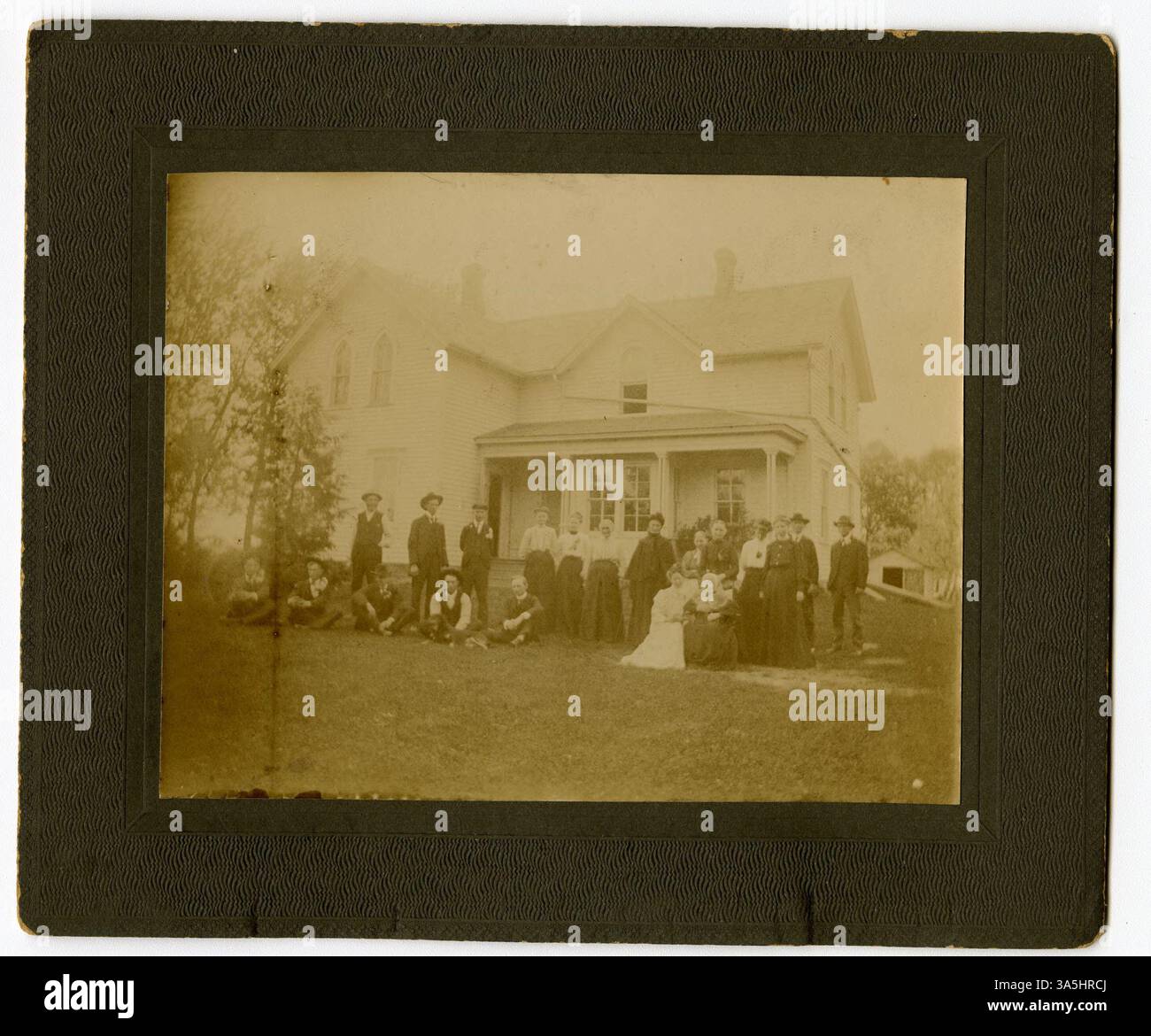 Lunde family hi-res stock photography and images - Alamy