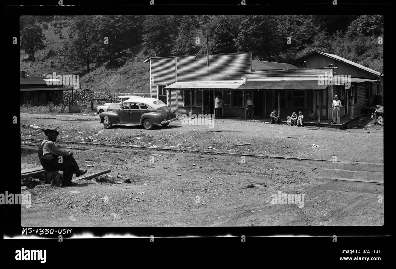 The offices of the Kentucky Straight Creek Coal Company and a store ...