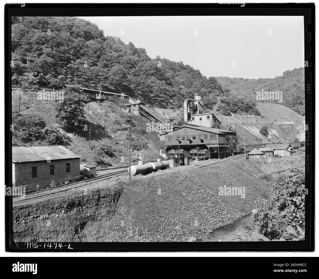 The tipple at Gilliam Mine, operated by Gilliam Coal and Coke Company ...