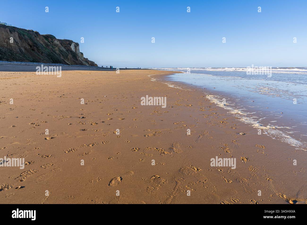 East runton beach erosion hi-res stock photography and images - Alamy