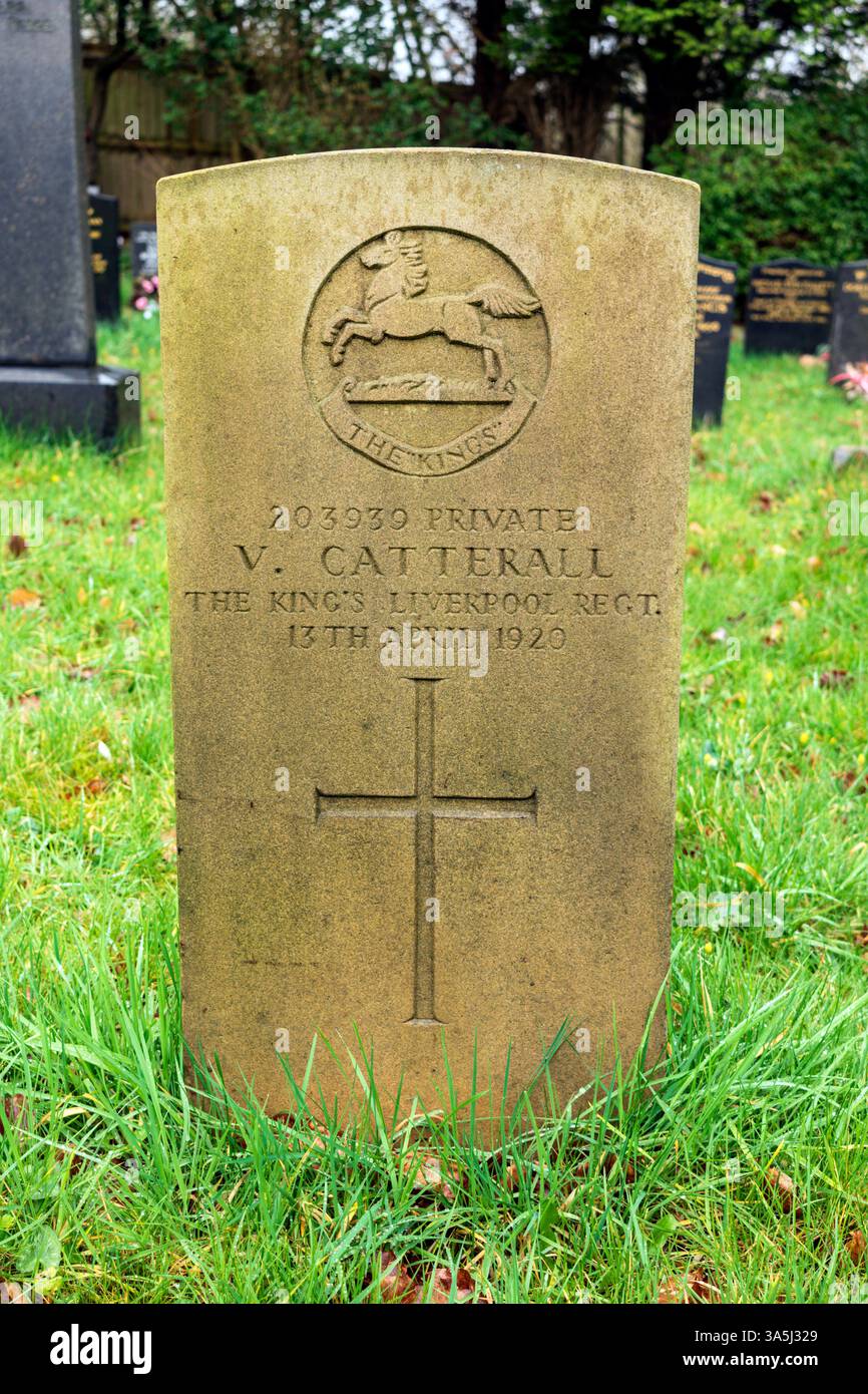 Commonwealth War Grave. St. Saviour's Church, Bamber Bridge Stock Photo ...