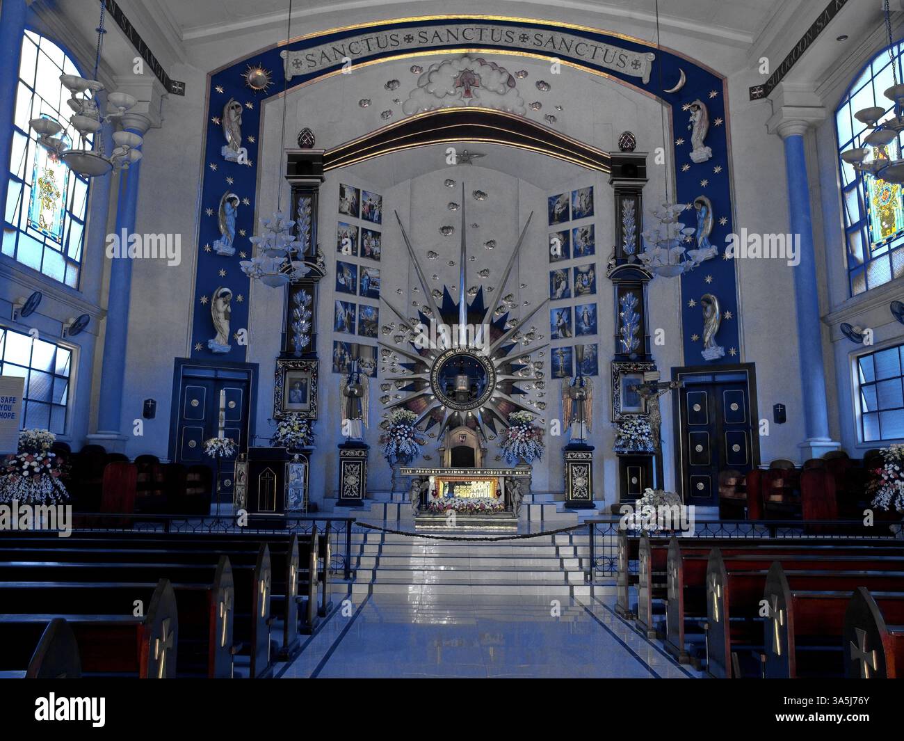 Main altar area of Sacred Heart parish church in Cebu City, Philippines ...
