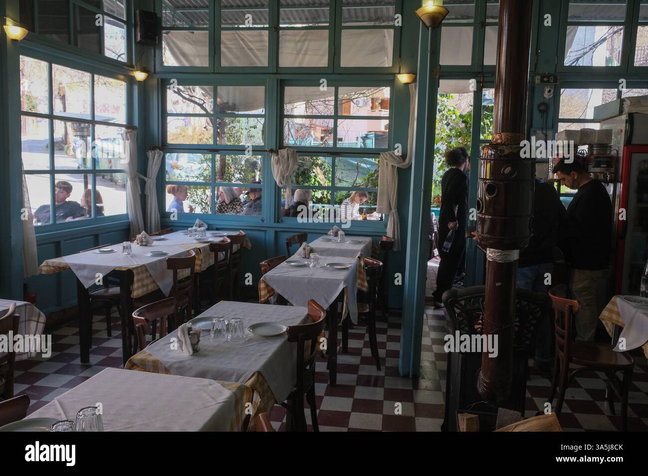 Tsinari Taverne, Alexandras Papadopoulou 72, Thessaloniki 546 33 ...