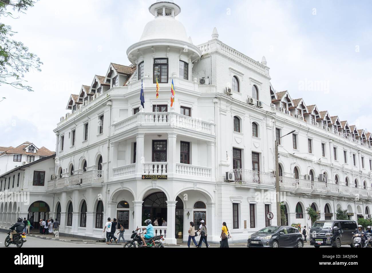 Kandy sri lanka corner structure hi-res stock photography and images ...