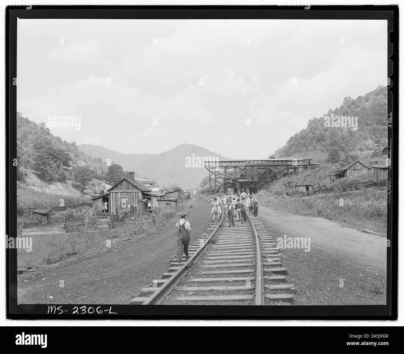 Children from the Kentucky Straight Creek Coal Company’s Belva Mine ...