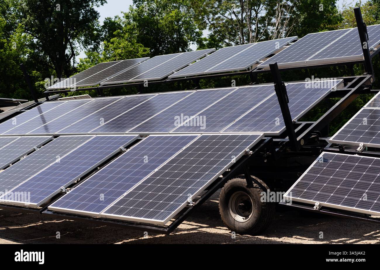Portable industrial solar energy station. Solar electricity generation ...