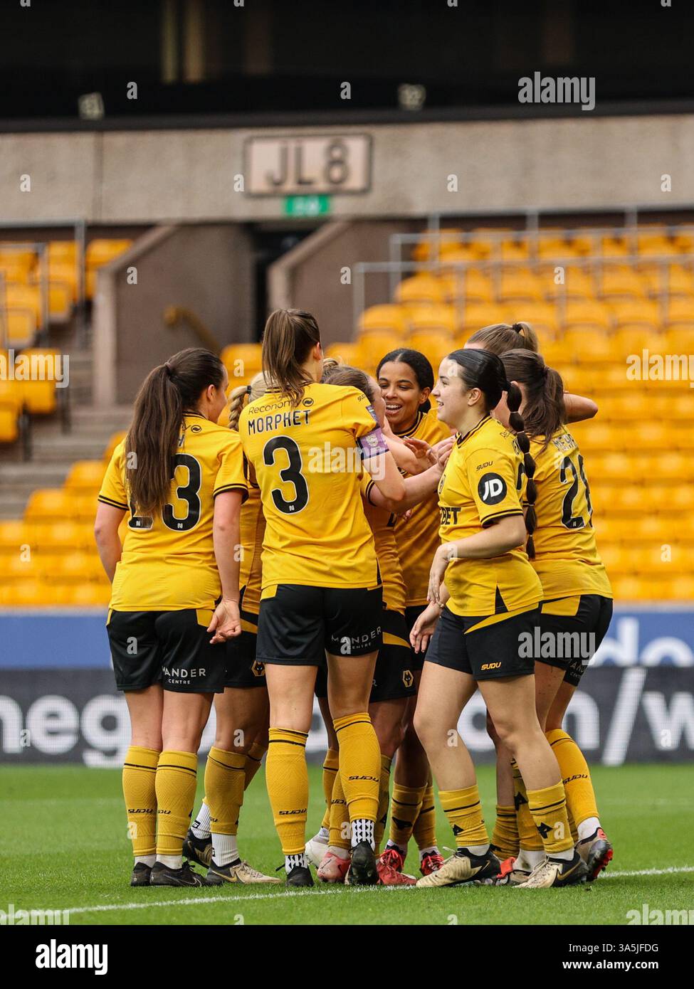 Wolverhampton, UK. 23rd Mar, 2025. Wolverhampton, England, March 23rd 2025: Becky Anderson (19 ...