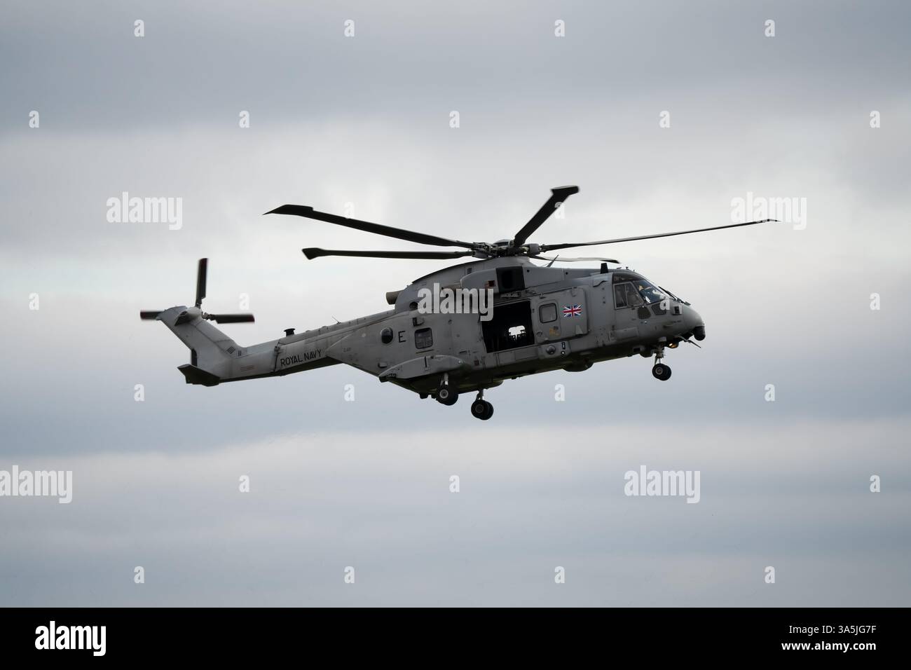 British Royal Air Force Puma Helicopter HC2 in hover Stock Photo - Alamy
