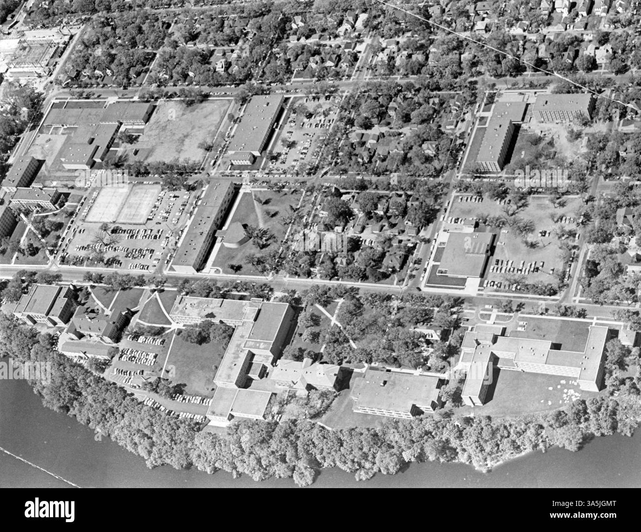 An aerial photograph of the St. Cloud State University campus ...