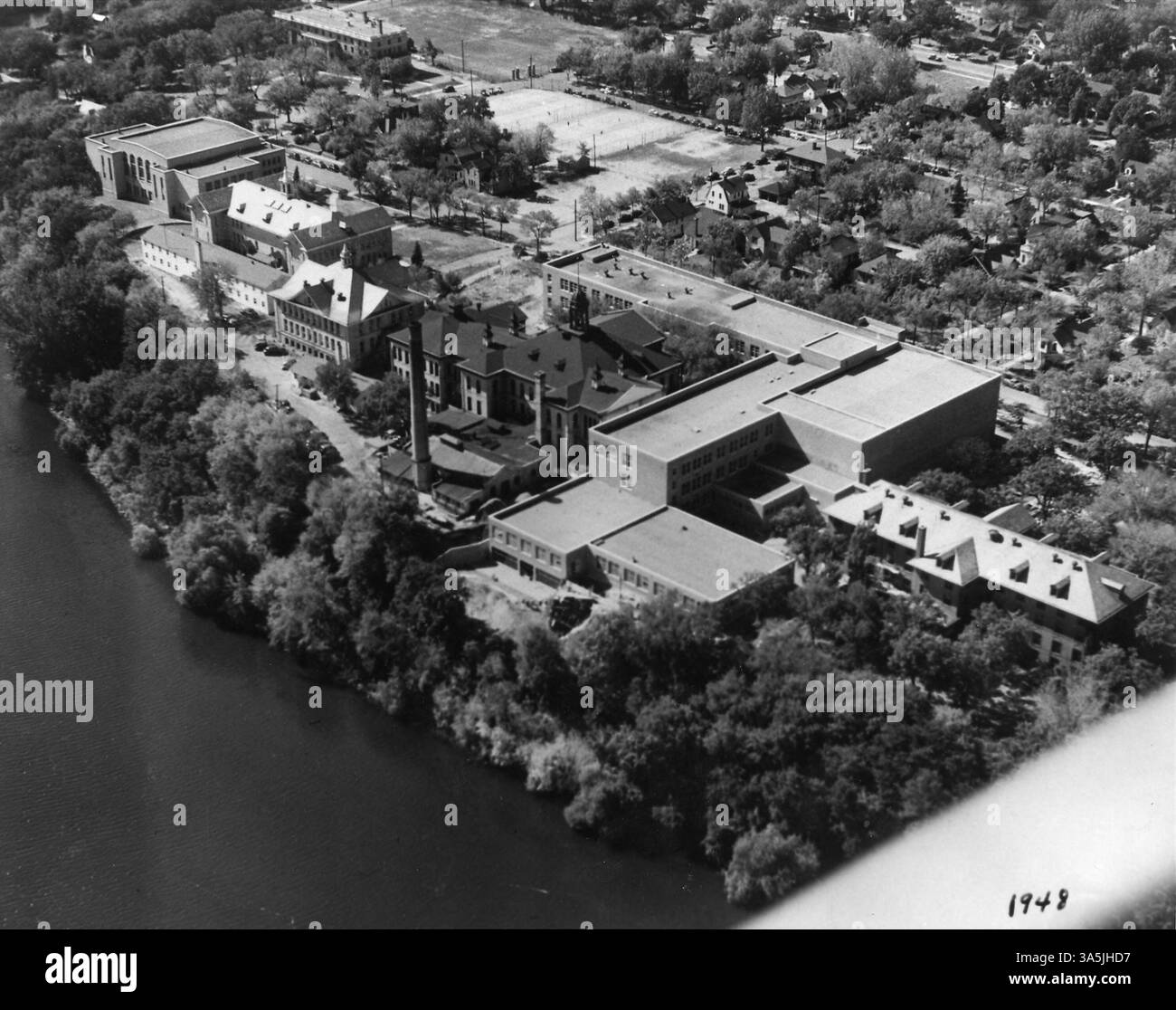 An aerial view of St. Cloud State University's campus in St. Cloud ...