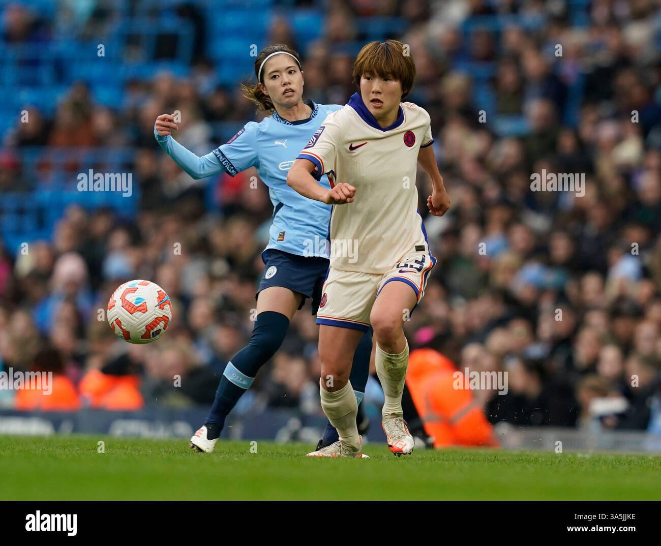 Manchester, UK. 23rd Mar, 2025. Maika Hamano of Chelsea (R) is ...
