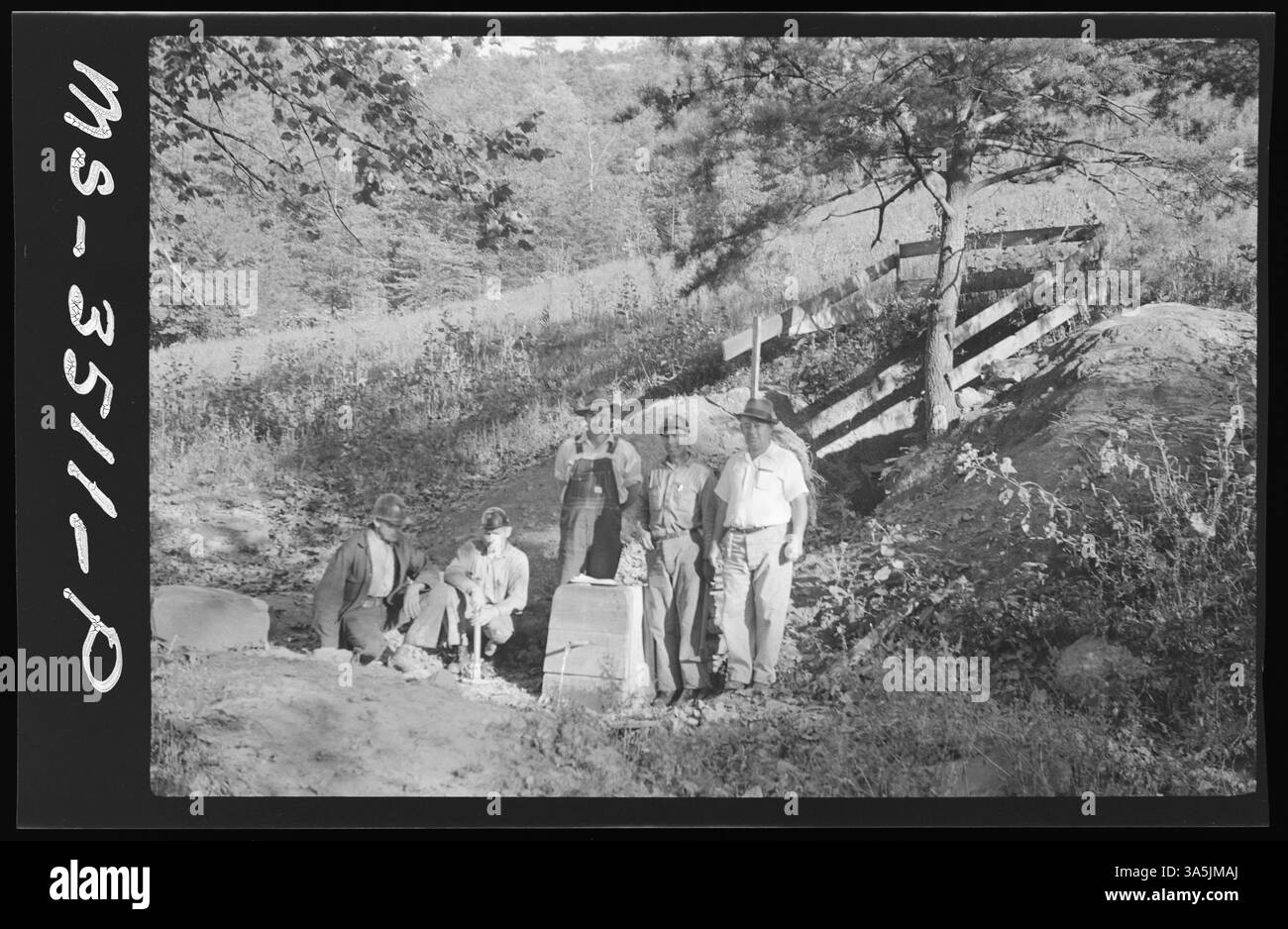 Mine camp crew hi-res stock photography and images - Alamy