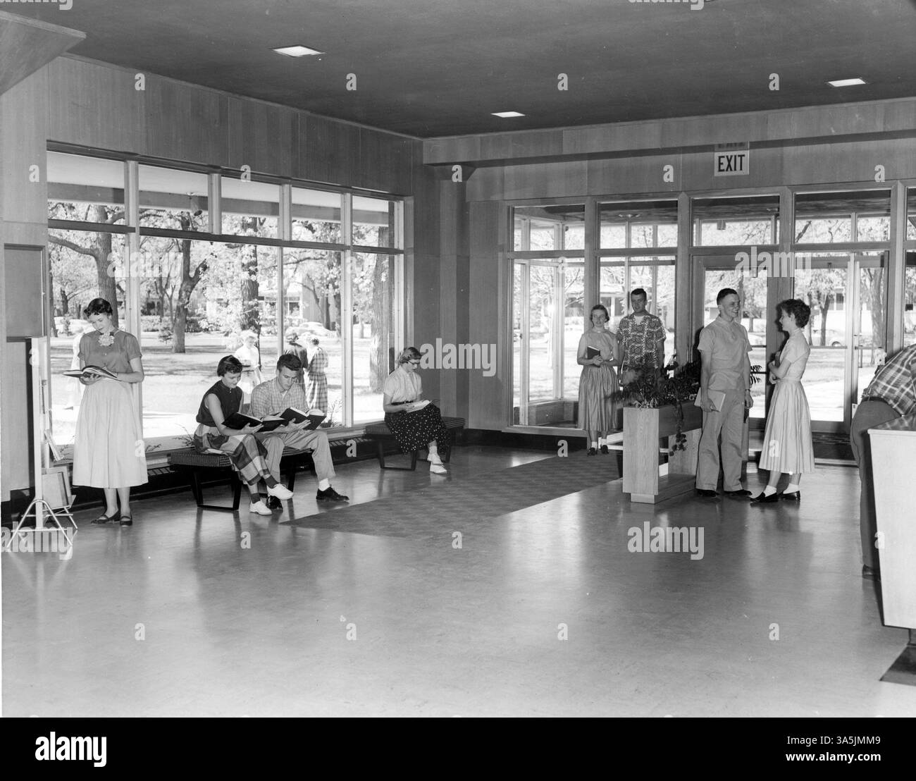 A view of the front entrance of Kiehle Library at St. Cloud State ...