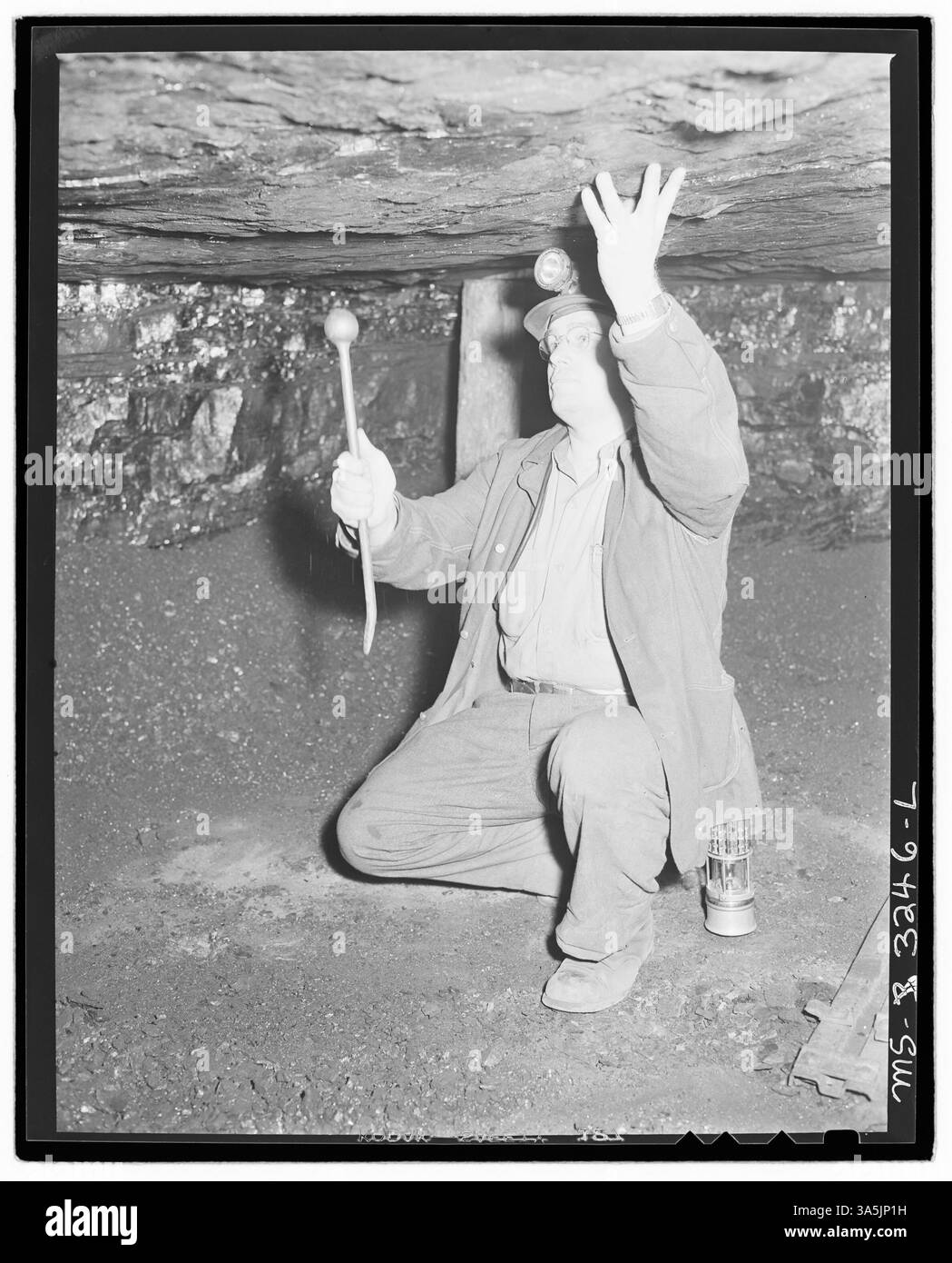 Mine roof integrity hi-res stock photography and images - Alamy