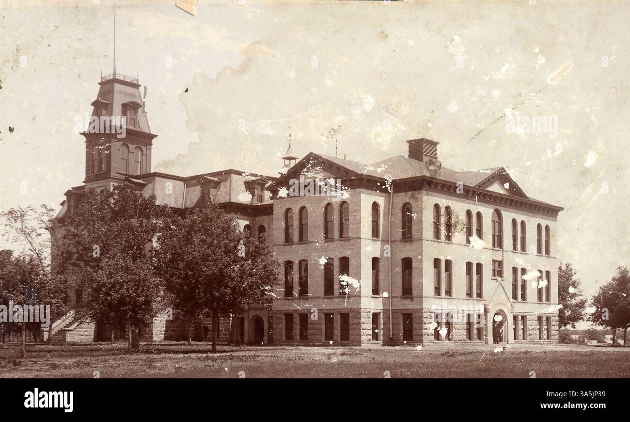 The Old Main Building at St. Cloud State University was constructed in ...