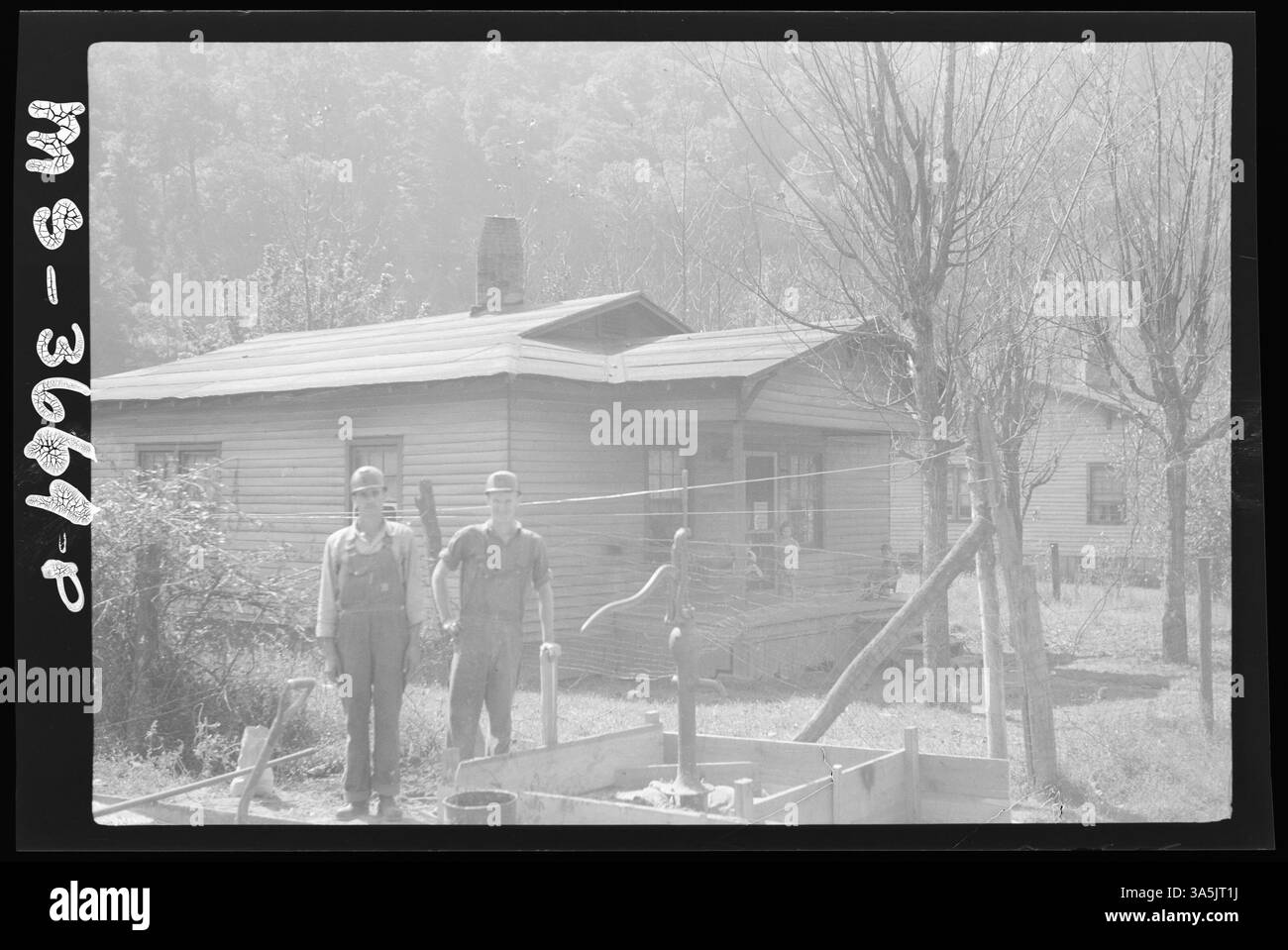 A view of the new No. 1 well being constructed at Blue Diamond Coal ...